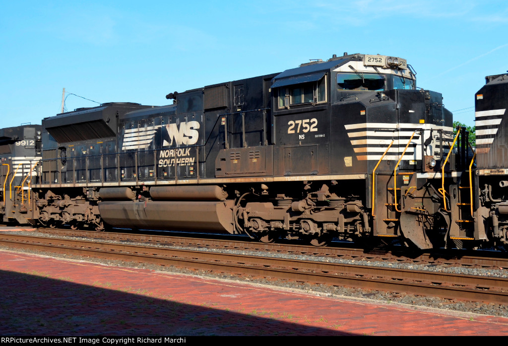 NS 2752